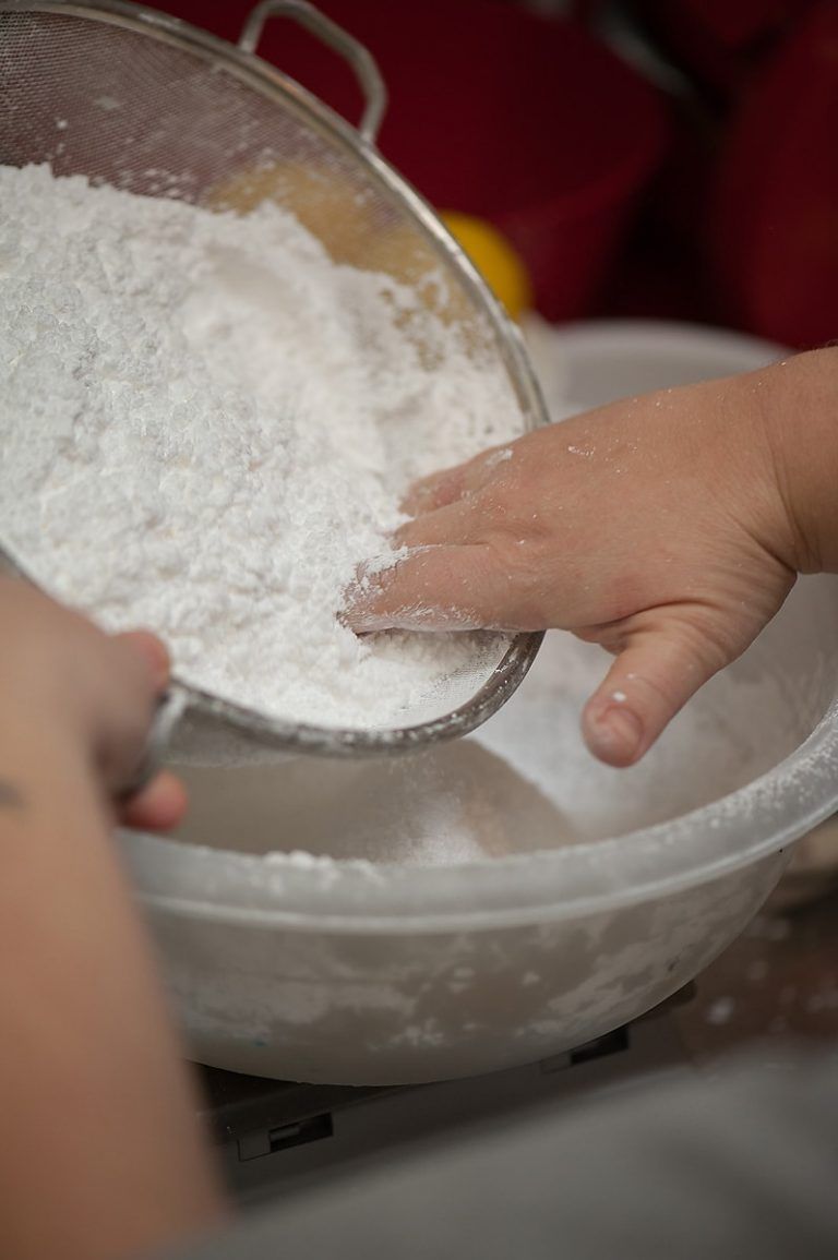 Fondant Recipe (homemade) + Video Tutorial | Sugar Geek Show
