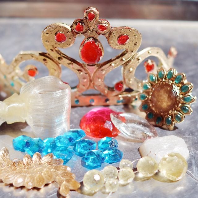 Isomalt - What Is It? How To Use It + Isomalt Recipe | Sugar Geek Show