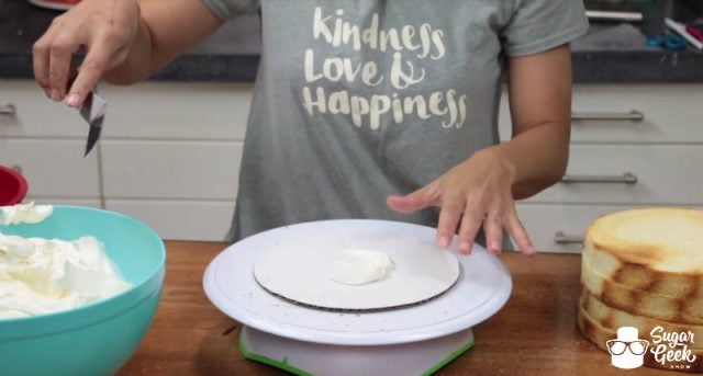 Cake Decorating Basics: Filling and Crumb Coating – Sugar Geek Show