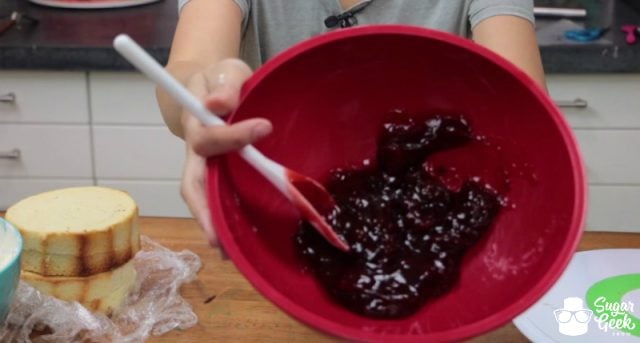 Cake Decorating Basics: Filling and Crumb Coating – Sugar Geek Show