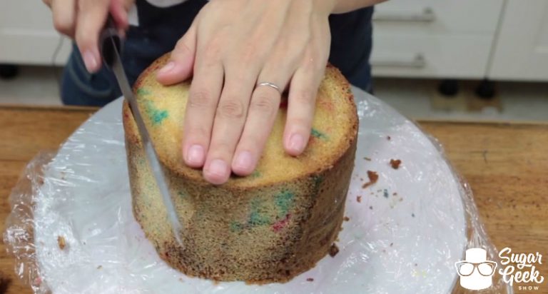 Cake Decorating Basics: Leveling and Torting – Sugar Geek Show