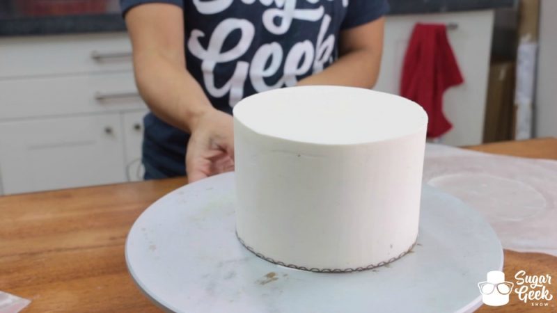 The Upside-Down Method (Sharp Buttercream Edges on Your Cake)