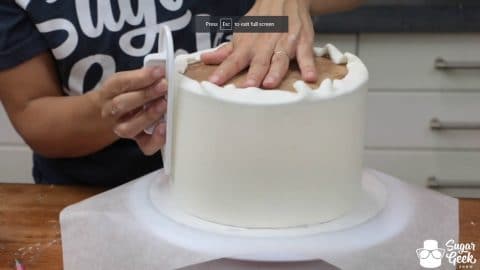 Cake Decorating Basics: How To Get Sharp Fondant Edges – Sugar Geek Show