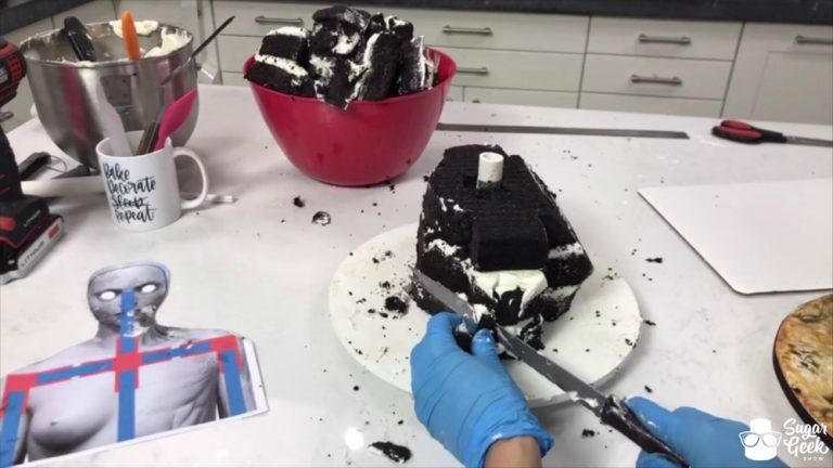 Sculpted Bust Cake Tutorial – Sugar Geek Show