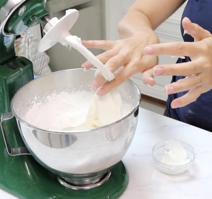 Fondant Recipe (homemade) + Video Tutorial | Sugar Geek Show