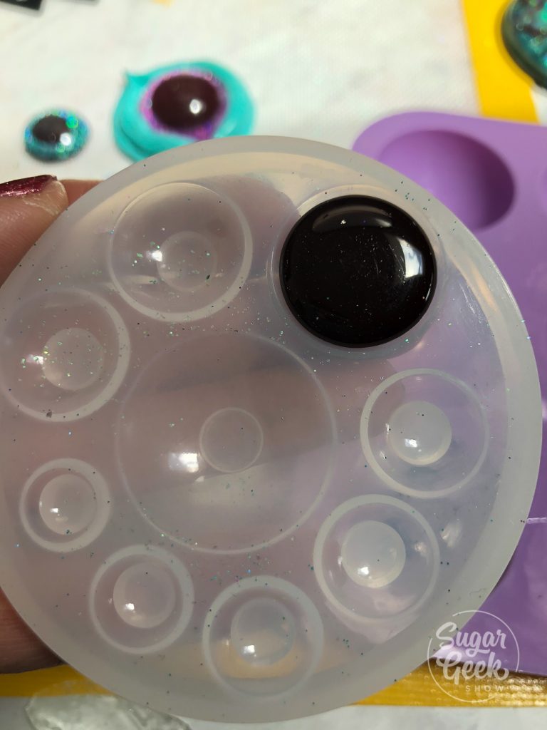 Edible Glitter Eye Tutorial + Video Tutorial | Sugar Geek Show