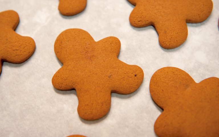 Gingerbread cookies (soft and chewy) | Sugar Geek Show