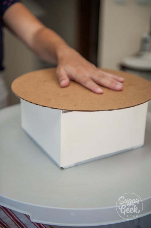 Square cake with acrylics tutorial + video | Sugar Geek Show
