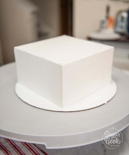 Square cake with acrylics tutorial + video | Sugar Geek Show