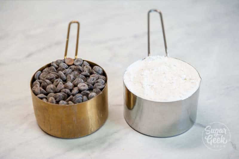 How To Use A Digital Kitchen Scale For Baking | Sugar Geek Show