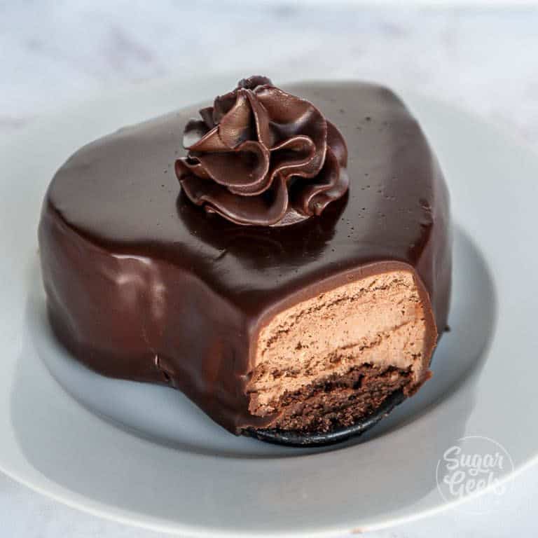 Mini Cheesecake Hearts With Brownie Bottom + Video – Sugar Geek Show