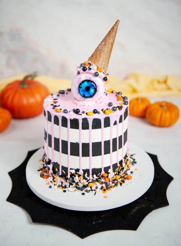 Gummy Eyeball Halloween Cake – Sugar Geek Show