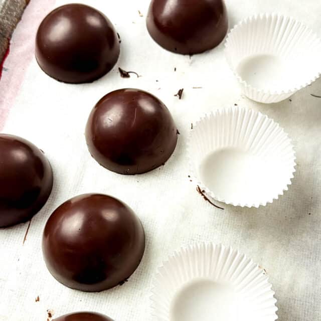 6 Easy and Creative Chocolate Decorations | Sugar Geek Show