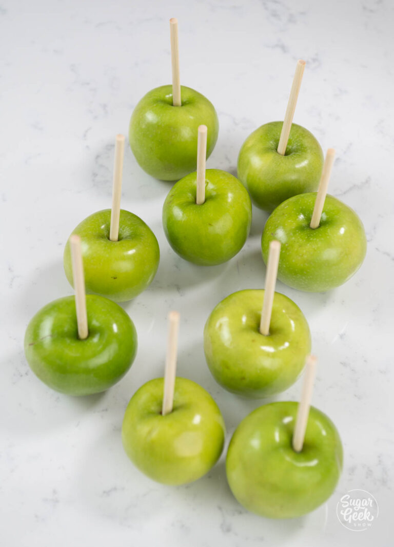 Smooth and Shiny Candy Apple Recipe + Video – Sugar Geek Show
