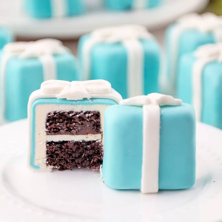 Tiffany Gift Box Mini Cake Recipe – Sugar Geek Show