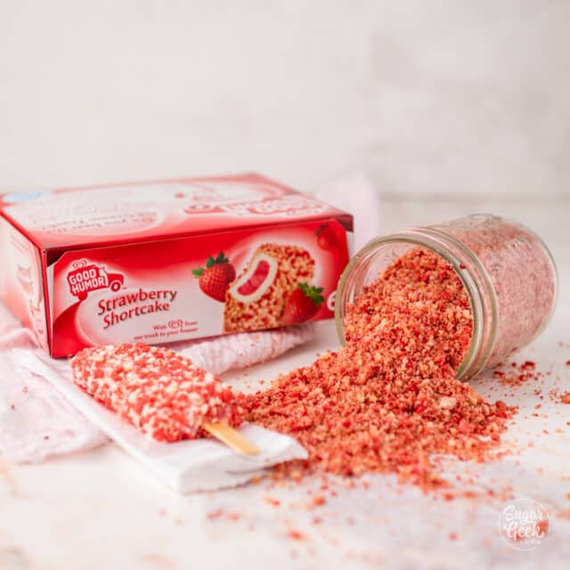 How to Make Easy Strawberry Crunch Topping – Sugar Geek Show