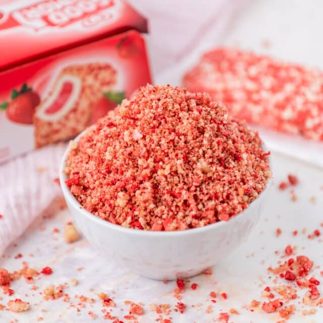 How to Make Easy Strawberry Crunch Topping – Sugar Geek Show
