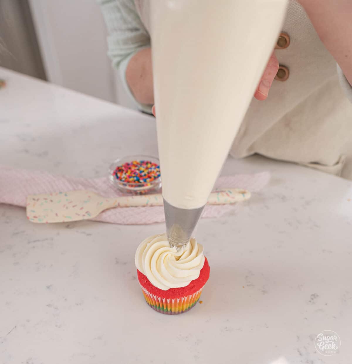 Easy Rainbow Cupcakes with Vanilla Frosting – Sugar Geek Show