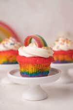 Easy Rainbow Cupcakes with Vanilla Frosting – Sugar Geek Show