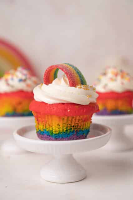 Easy Rainbow Cupcakes with Vanilla Frosting – Sugar Geek Show