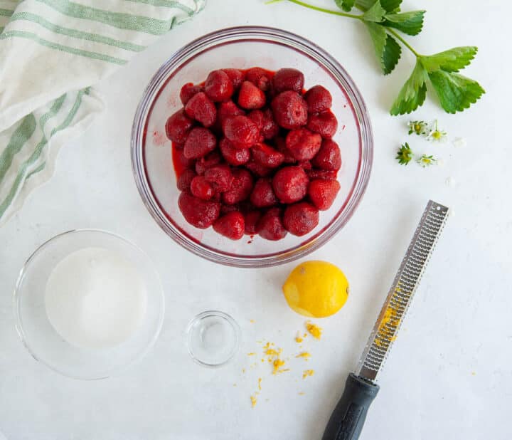 Easy strawberry reduction recipe (5 Steps)