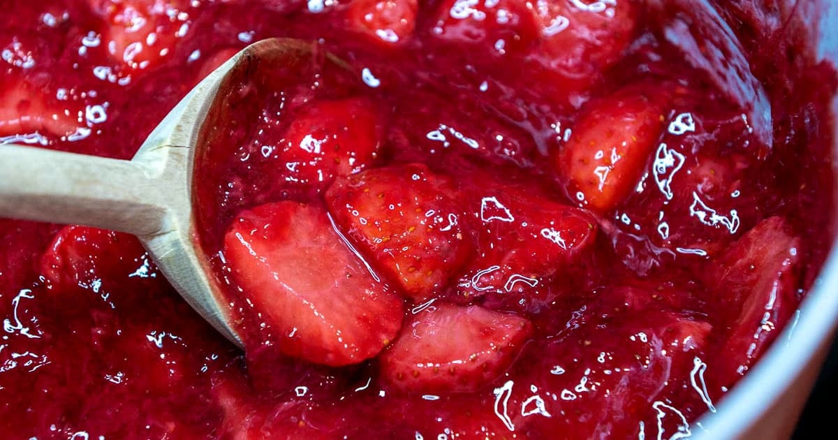 10 Minute Strawberry Topping – Sugar Geek Show